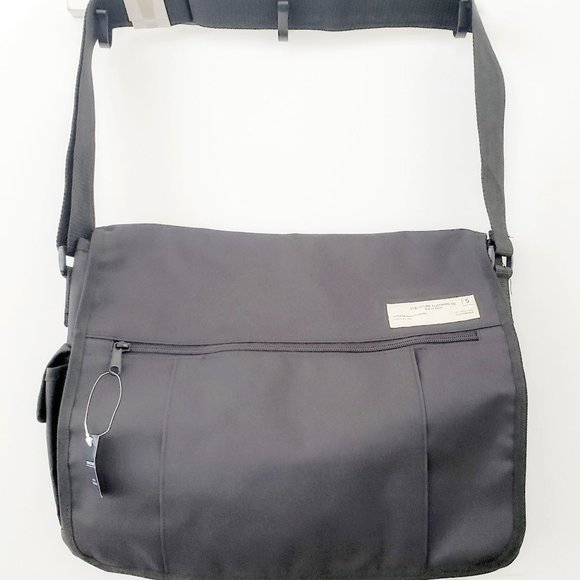 Structure | Bags | Structure Clothing Company 5 Black Classic Crossbody ...